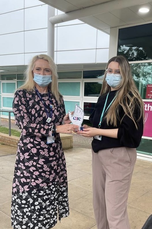 Reading College student designs a trophy for our local NHS heroes ...